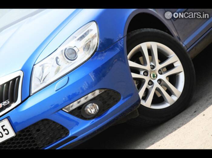 Skoda Laura RS Exterior