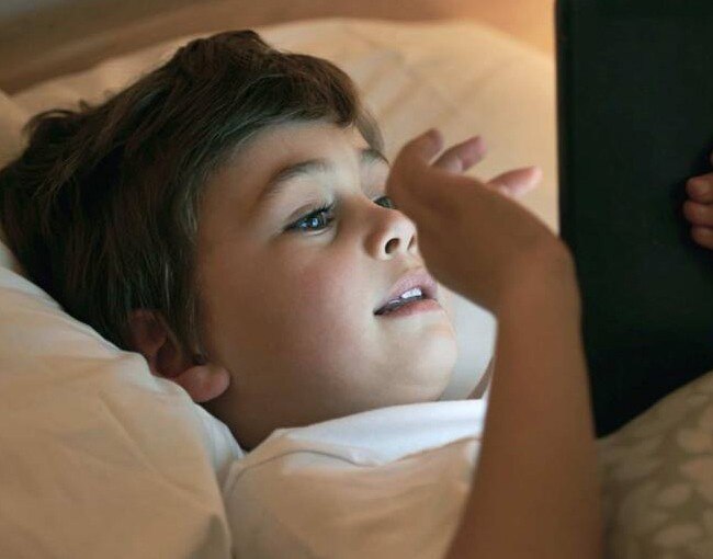 Smartphone addiction causes of weight gain in children