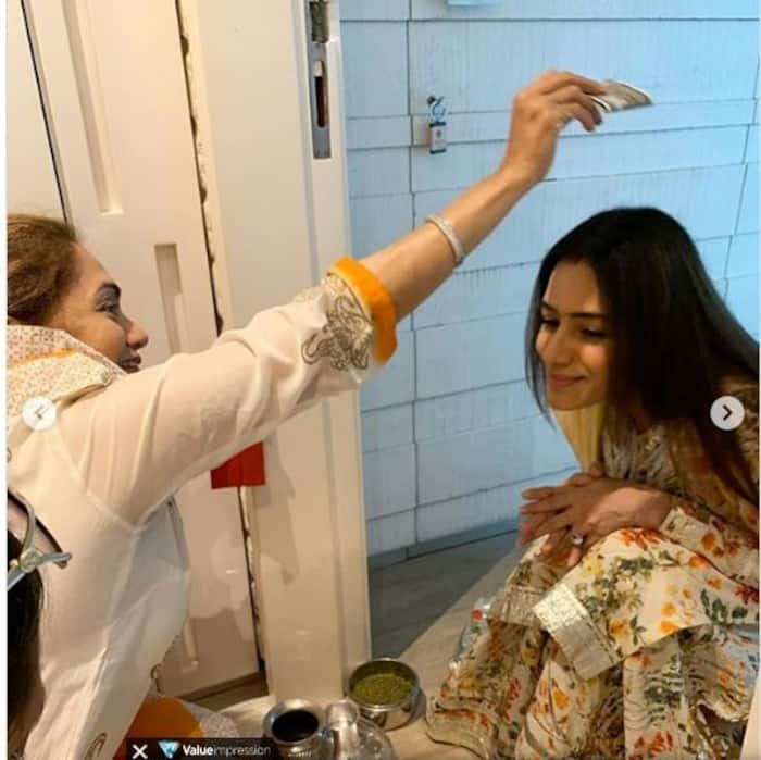 Smriti Khanna’s daughter Anayka received a traditional welcome ceremony