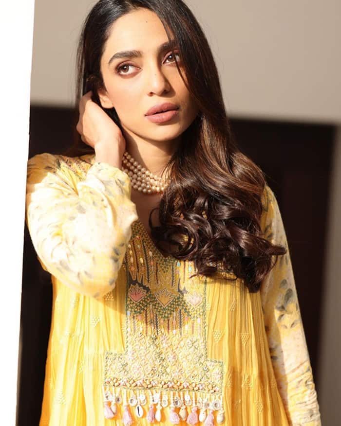 Sobhita Dhulipala Shines Brighter Than Sun in Yellow Embroidered Ethnic ...