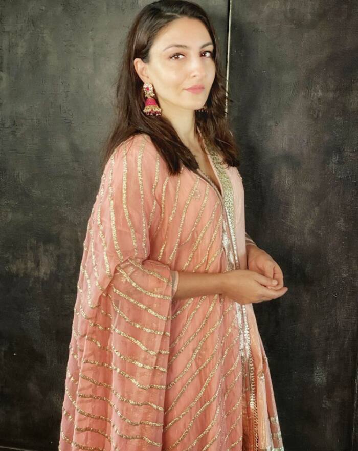 Eid-al-Adha 2021: Soha Ali Khan is Elegance Personified in a Blush Pink ...