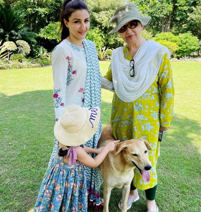 Soha Ali Khan Visits Her Father Mansoor Ali Khan’s Grave With Mom ...