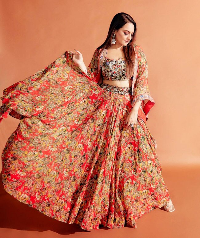 Sonakshi Sinha Looks Ethereal in Latest Pics