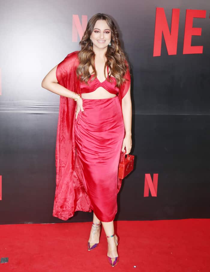 Sonakshi Sinha Looks Effortlessly Gorgeous in Hot Red Bralette, Skirt ...