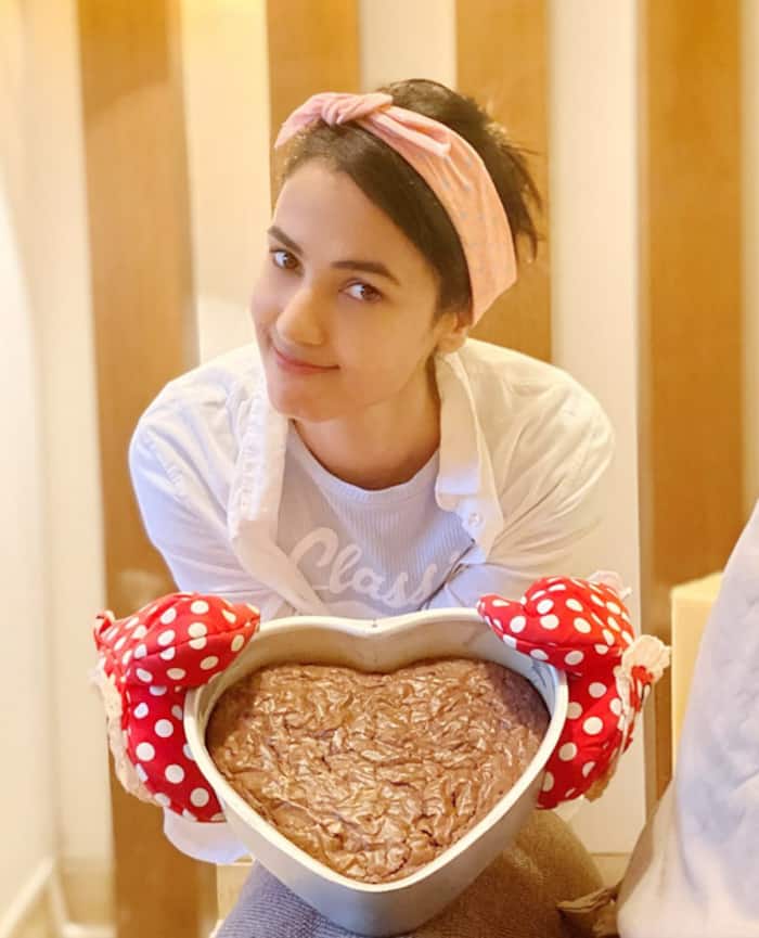 Sonal Chauhan and her adorable smile!