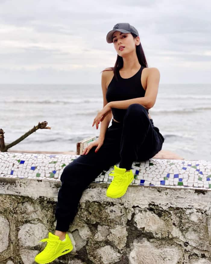 Sonal Chauhan Flaunts Her Contagious Smile