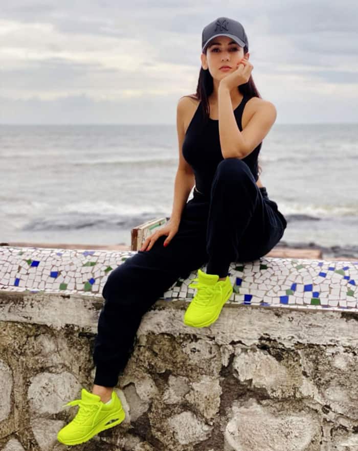 Sonal Chauhan Flaunts Her Contagious Smile