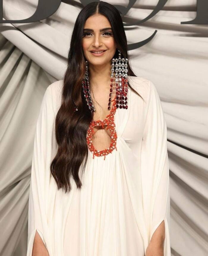 Sonam Kapoor Spells Monochrome magic in a Stunning Valentino Gown With ...
