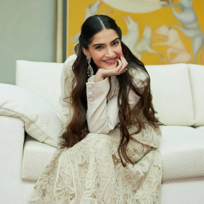 Sonam Kapoor Proves That No One Does it Better Than Her in Embroidered ...