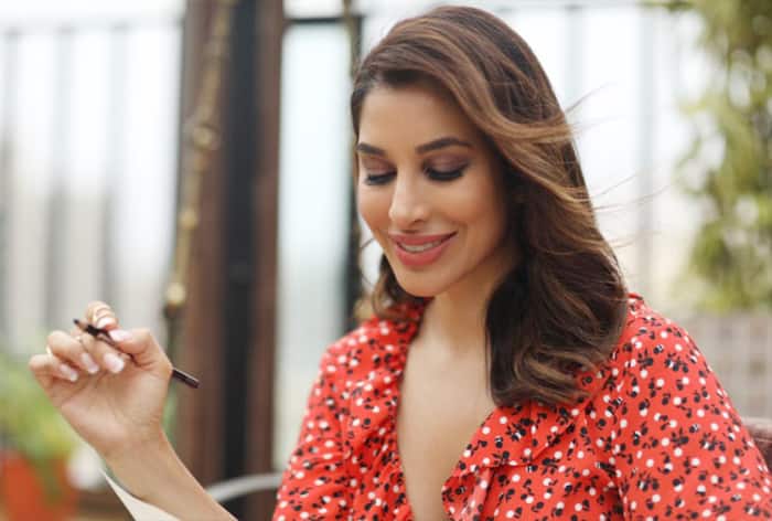 Sophie Choudry, The Stunner