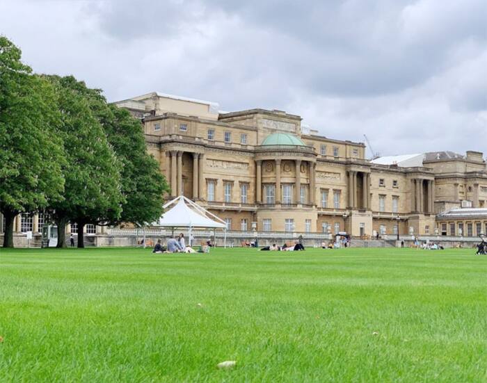 In PICS: London's Buckingham Palace Lawn Opens to Visitors In a First ...