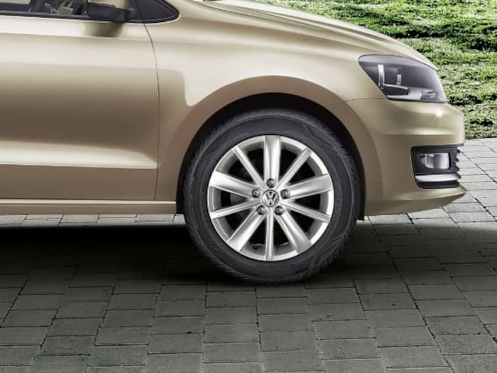 2015 Volkswagen Vento: Photo Gallery