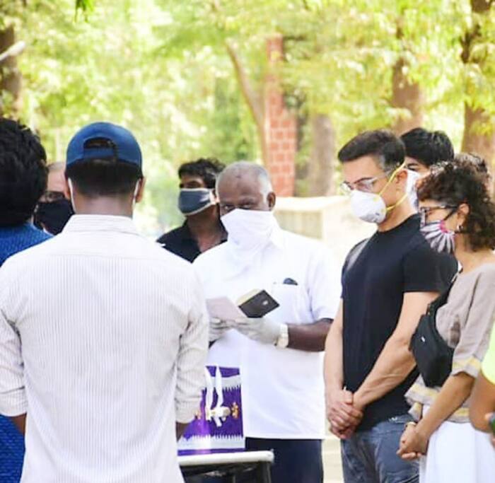 Aamir Khan’s Spot Boy Amos Dies of Heart Attack, Actor Attends Funeral ...
