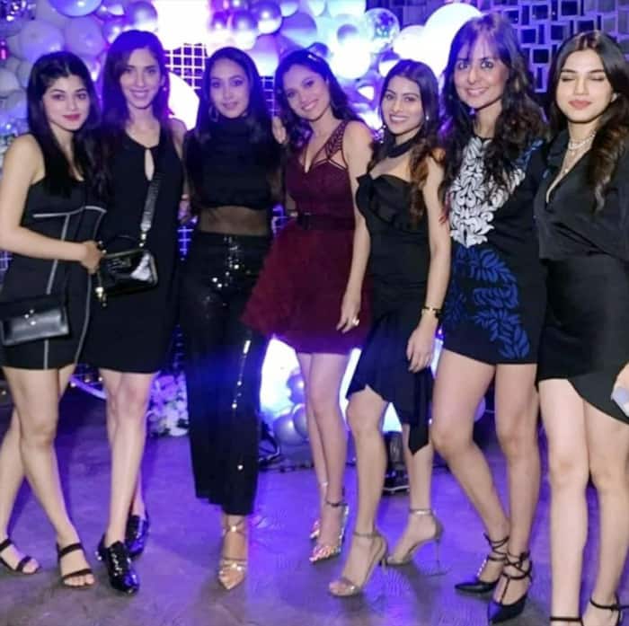 All The Inside Pictures From Ankita Lokhande's Crazy Bachelorette Party ...