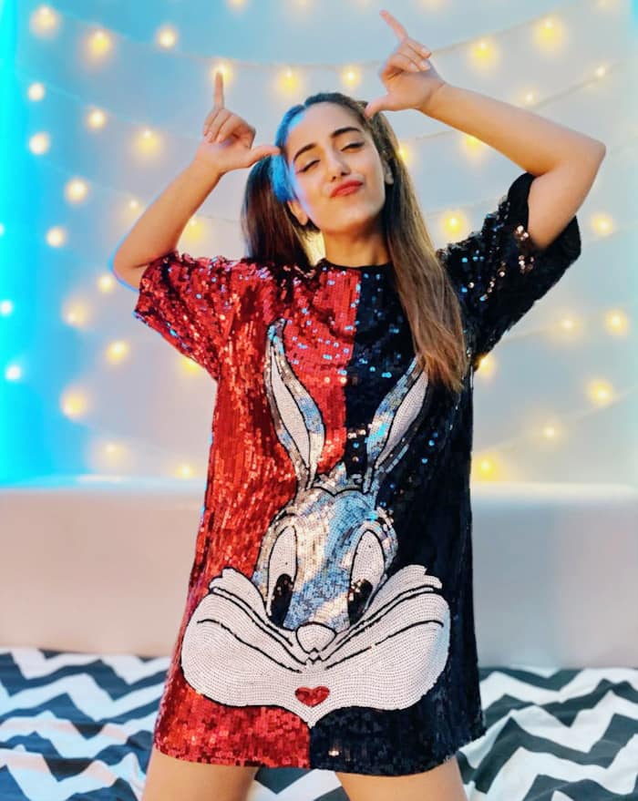 Srishty Rode Flaunts Her Sartorial Choices In Latest Set of Hot Pictures