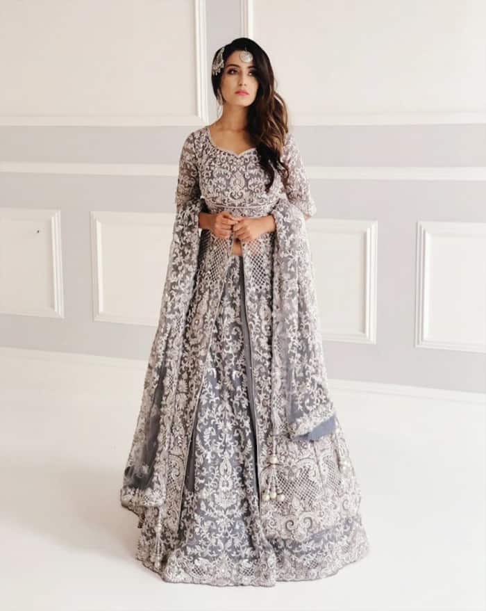 Srishty Rode Flaunts Her Sartorial Choices In Latest Set of Hot Pictures