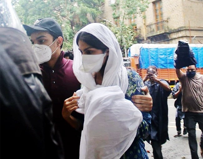 SSR Case: Rhea Chakraborty finally comes out of the closet