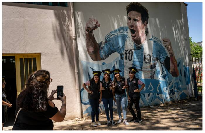 Students graduating from the General Las Heras elementary school, where ...
