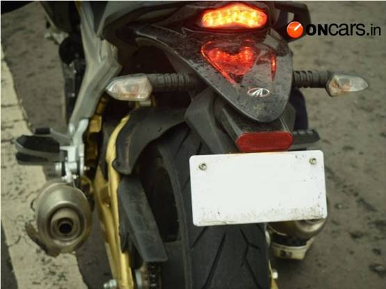 Mahindra Mojo front and rear profile