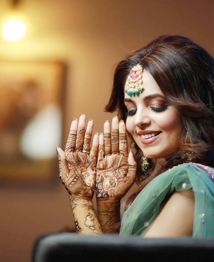 Sugandha Mishra Dazzles in a Green Lehenga at Her Mehendi Ceremony ...