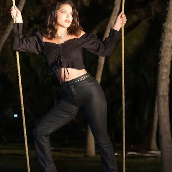 Sunny Leone Spreads Hotness With Her Stunning Look in Latest IG Pictures!