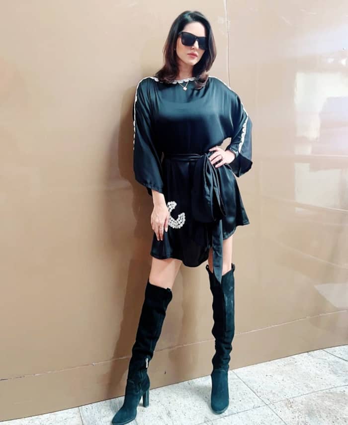 Sunny Leone Shows How to Look Hot in Winters With Just Sexy Thigh-High ...