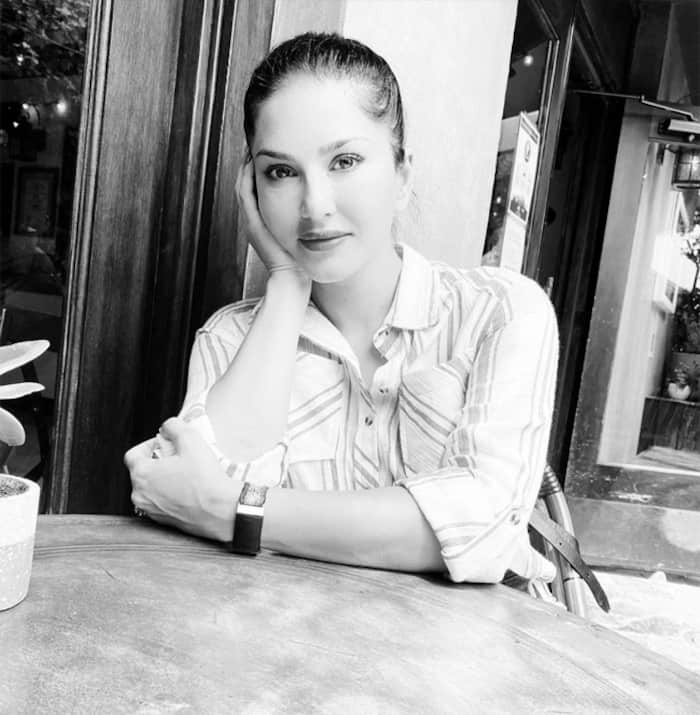 Sunny Leone Goes Sultry