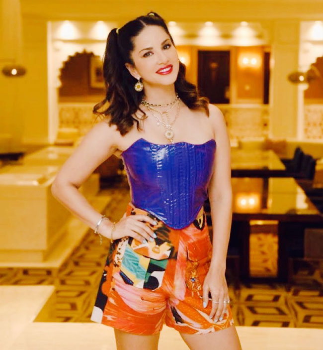 Sunny Leone Sizzles in Hot Glittery Blue Cro-Top And Multi-Coloured ...