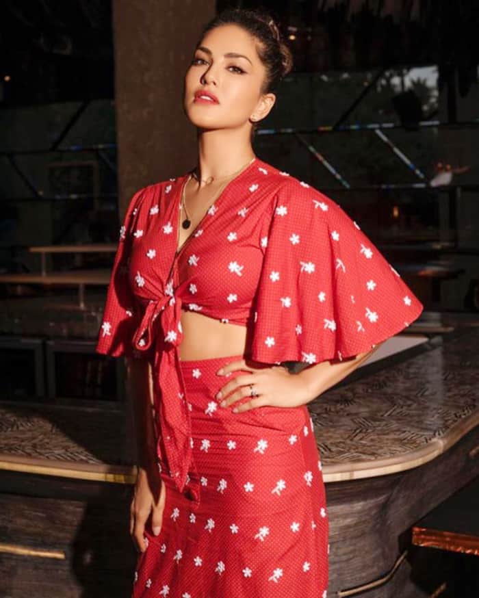 Sunny Leone is The 'Lady in Red' in Floral Dress, Pictures Will Make ...