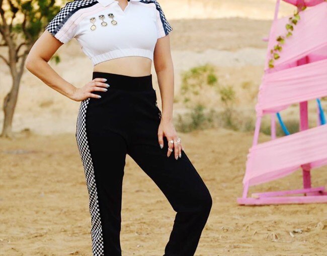 Sunny Leone is The ‘Lady in Red’