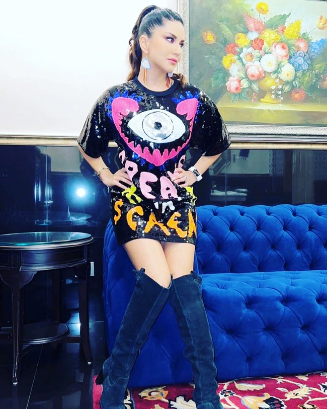 Sunny Leone Drops New Pictures In A Green Dress And We Are Screaming Party