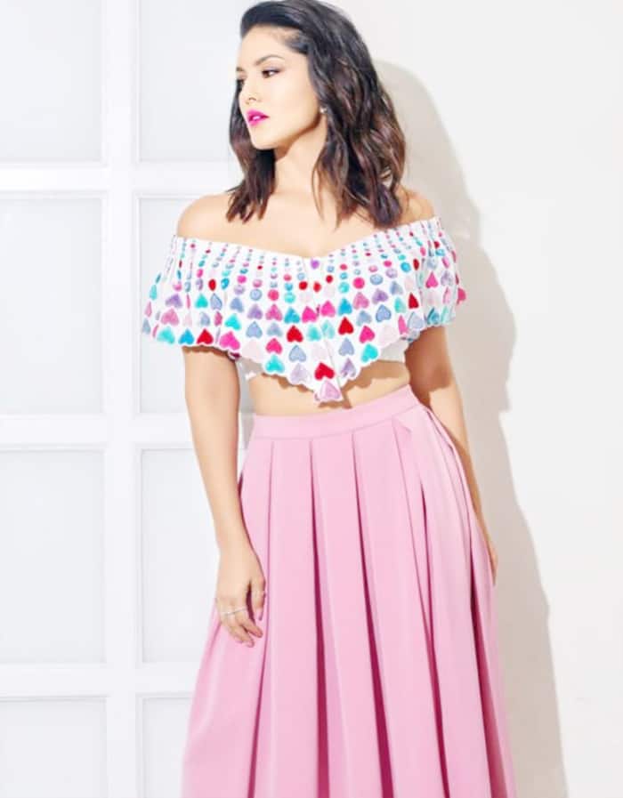 Sunny Leone's Best Looks of 2020: Baby Doll Fame Looks Stunning in Her ...