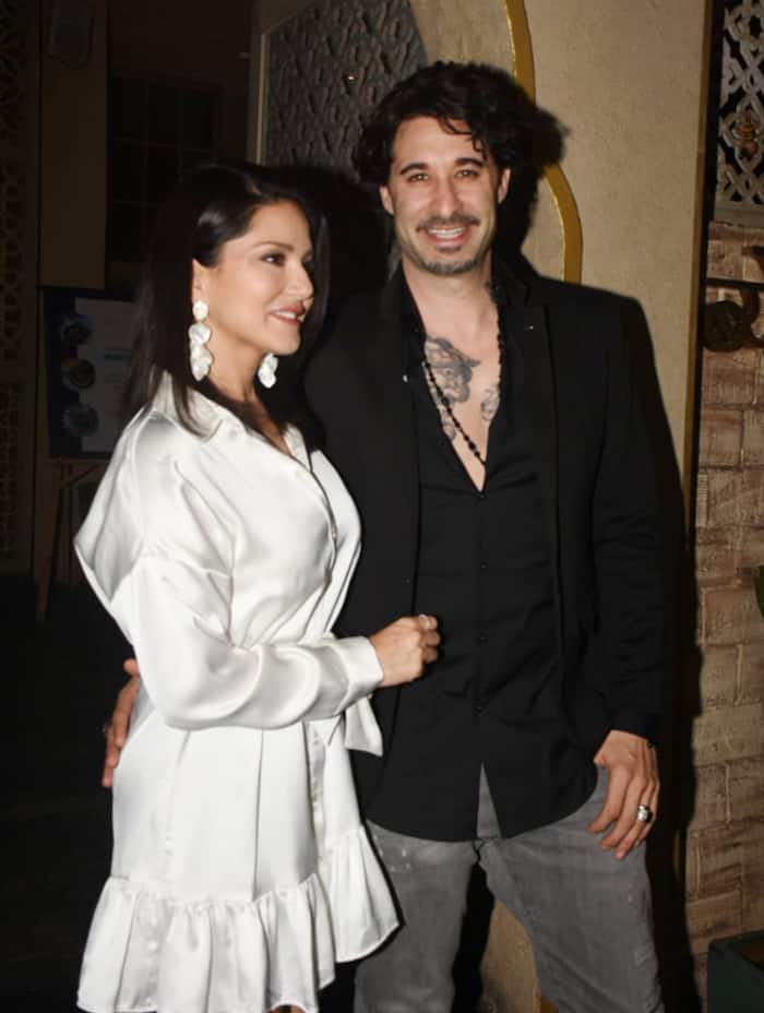 Sunny Leone Steps Out in SEXY Monochrome Look For Late-Night Date on Valentine's Day- HOT PICS