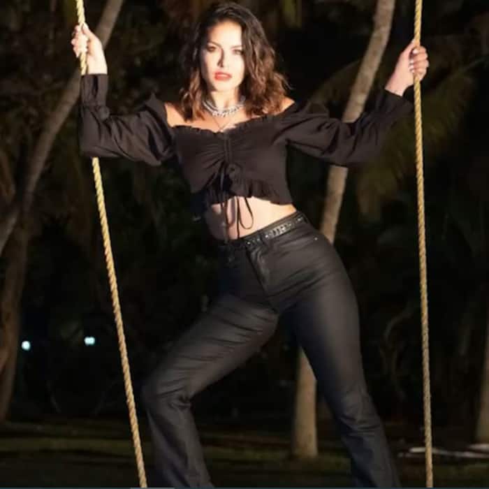 Sunny Leone Spreads Hotness With Her Stunning Look in Latest IG Pictures!