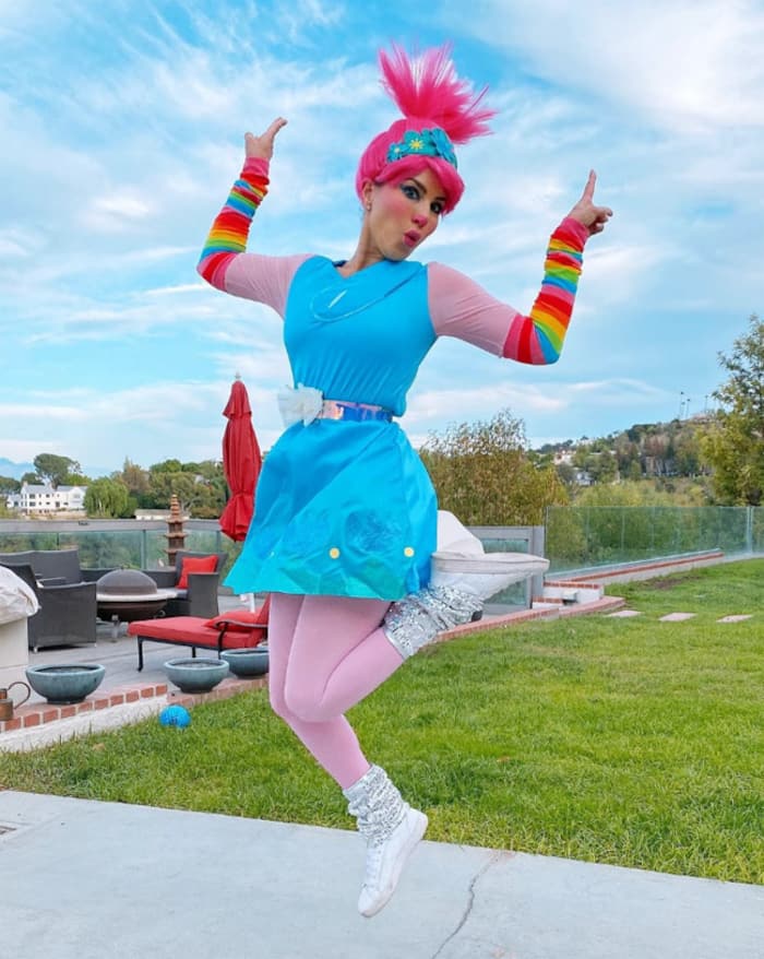 Sunny Leone is a Look To Behold