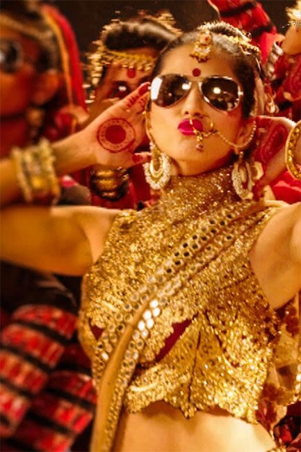 Sunny Leone’s still from ‘Mere Saiyaan Superstar’ song of ‘Ek Paheli Leela’