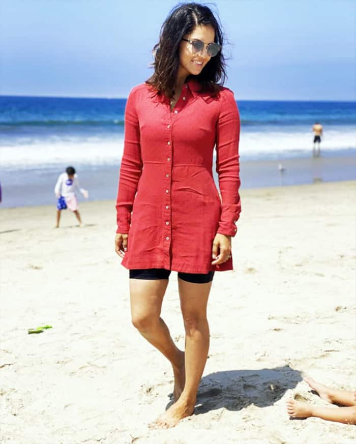 Sunny Leone Sets Mercury Bar to Rise With Her Bold Looks in Los Angeles