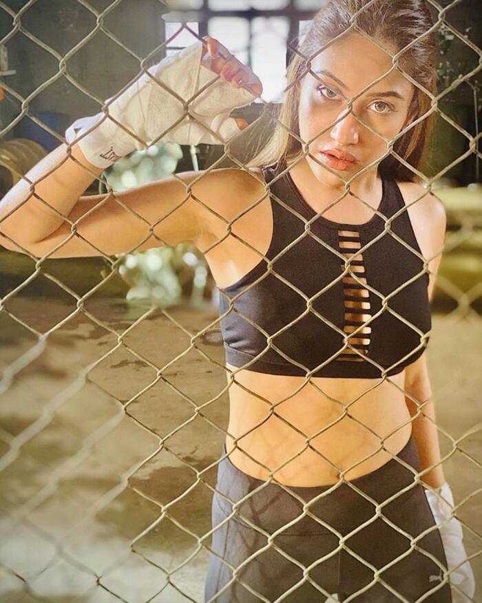 Surbhi Chandna shares her 'fat to fit' pictures from the sets of Bepanah Pyaar