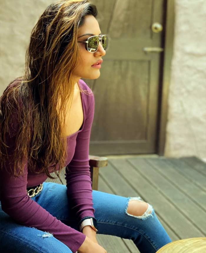 Naagin actress Surbhi Chandna looks sensational in new photos