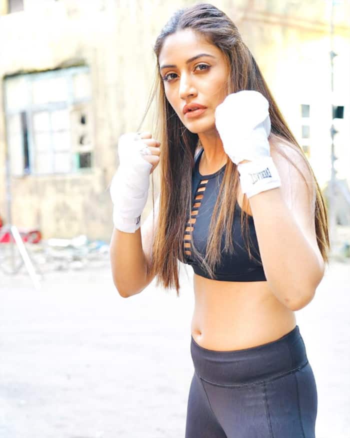 Surbhi Chandna slays in her black activewear look