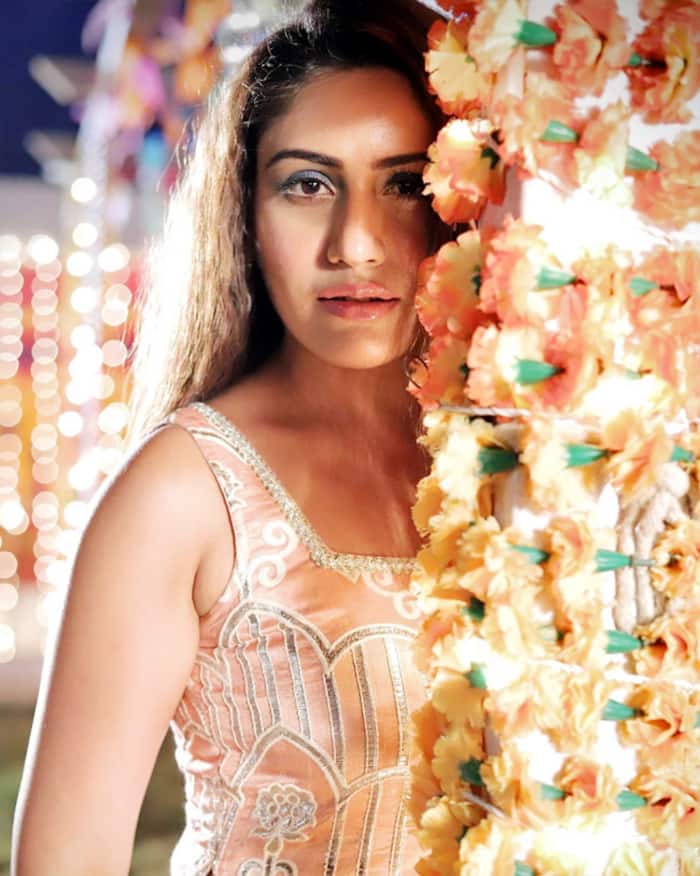 Surbhi Chandna Opts For Ethnic Outfit For Holika Dehen
