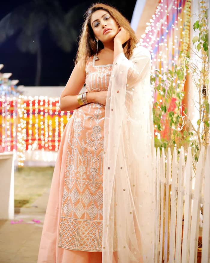 Surbhi Chandna Opts For Ethnic Outfit For Holika Dehen