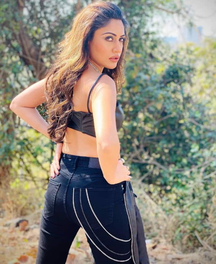 Baani Aka Surbhi Chandna’s Bold Pictures in Black Leather Bralette, Jeans