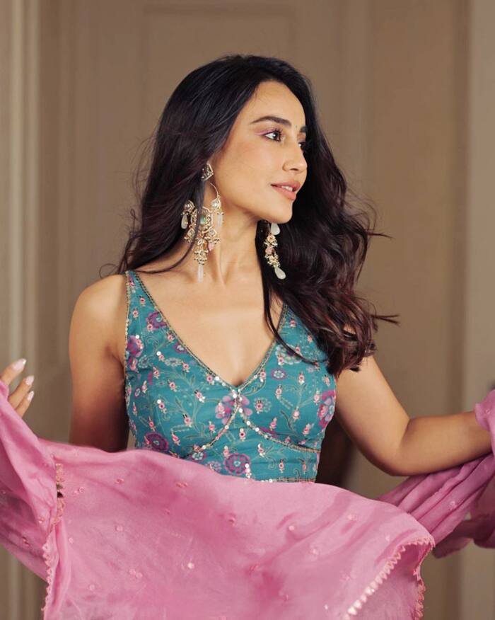 Surbhi Jyoti Makes Your World Go Round in That Beautiful Lehenga, Don't ...