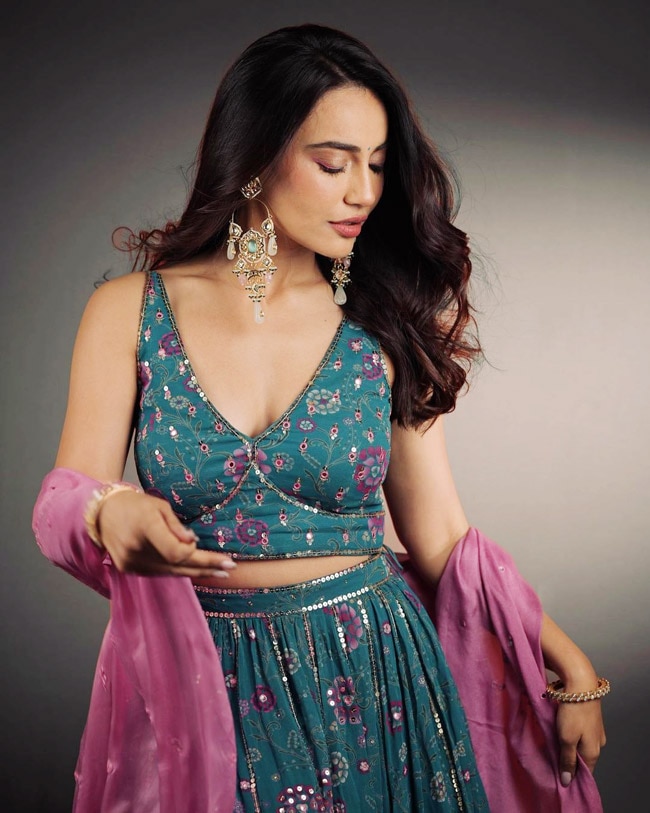 Surbhi Jyoti Looks Hot And Sexy In That Beautiful Lehenga