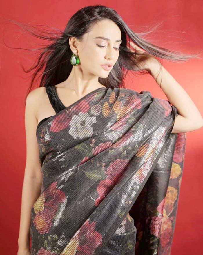 Surbhi Jyoti just wore a perfect saree with the perfect blouse and ...