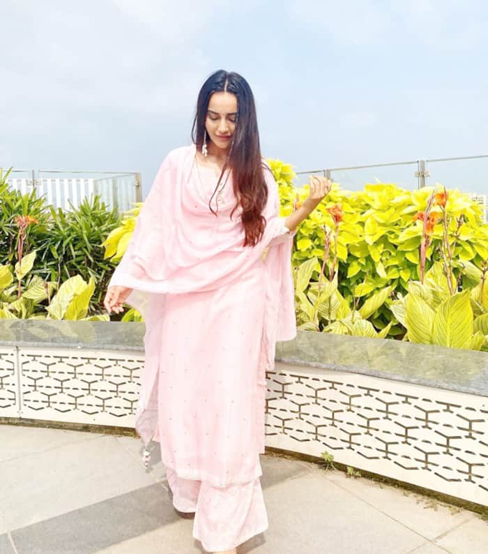 Surbhi Jyoti Stuns in a Simple Pink Suit After Sharing Hot Pics in ...