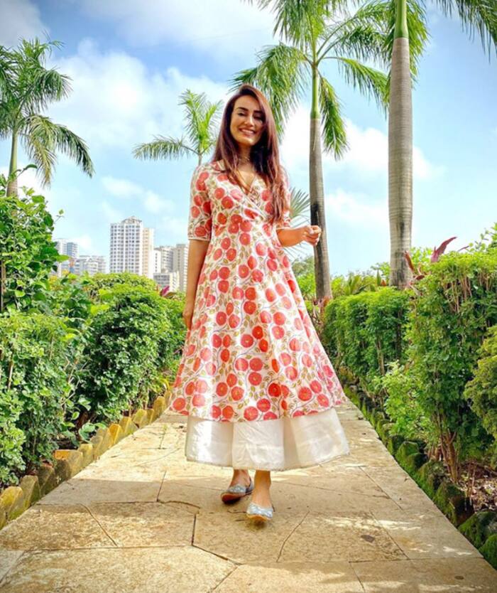 Surbhi Jyoti looks absolutely gorgeous