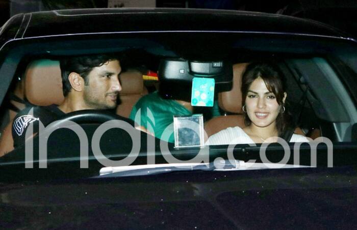 Sushant Singh Rajput-Rhea Chakraborty Pose For Paps on Dinner Date