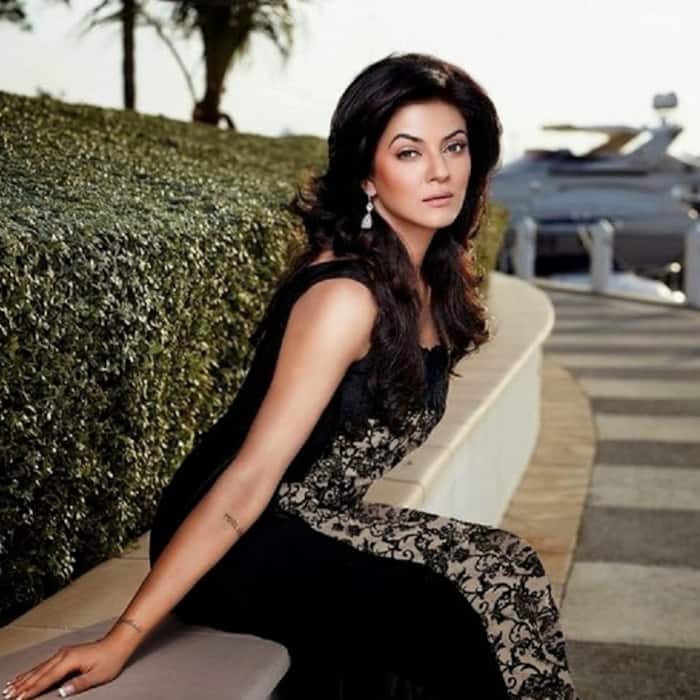 Sushmita Sen Shares Hot And Sexy Bikini Photos 7798